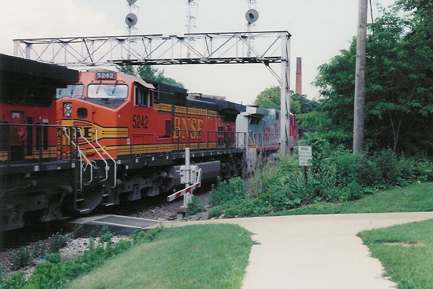 BNSF 5242